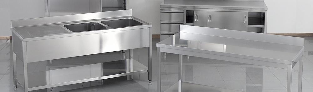 Comment s'organiser en cuisine à partir de table inox professionnelle